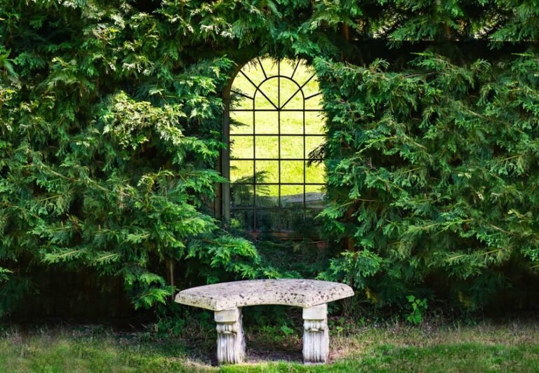 Enchanting Secret Garden Entrance Ideas to Create a Magical Escape ...