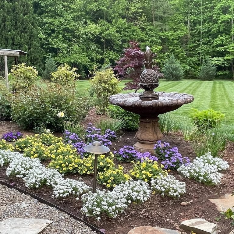 13 Stunning Front Flower Bed Ideas for Shady Areas - Plantparadiso