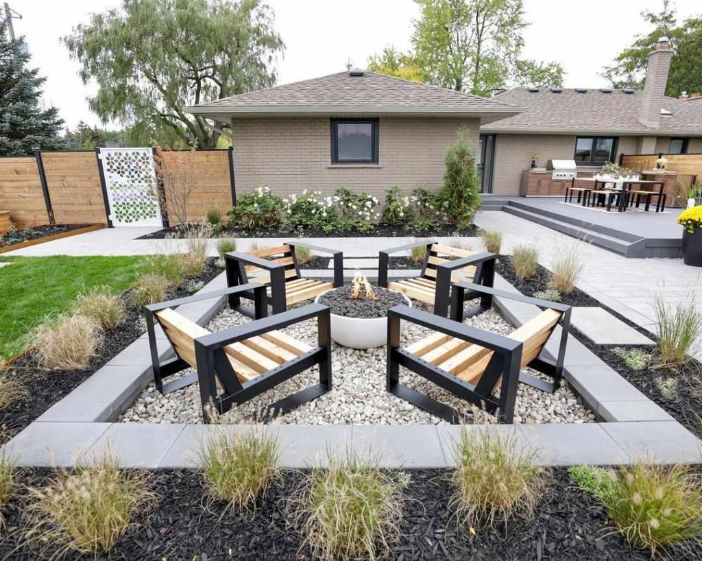 15 Stunning Front Yard Sitting Area Ideas That'll Make You Want to ...
