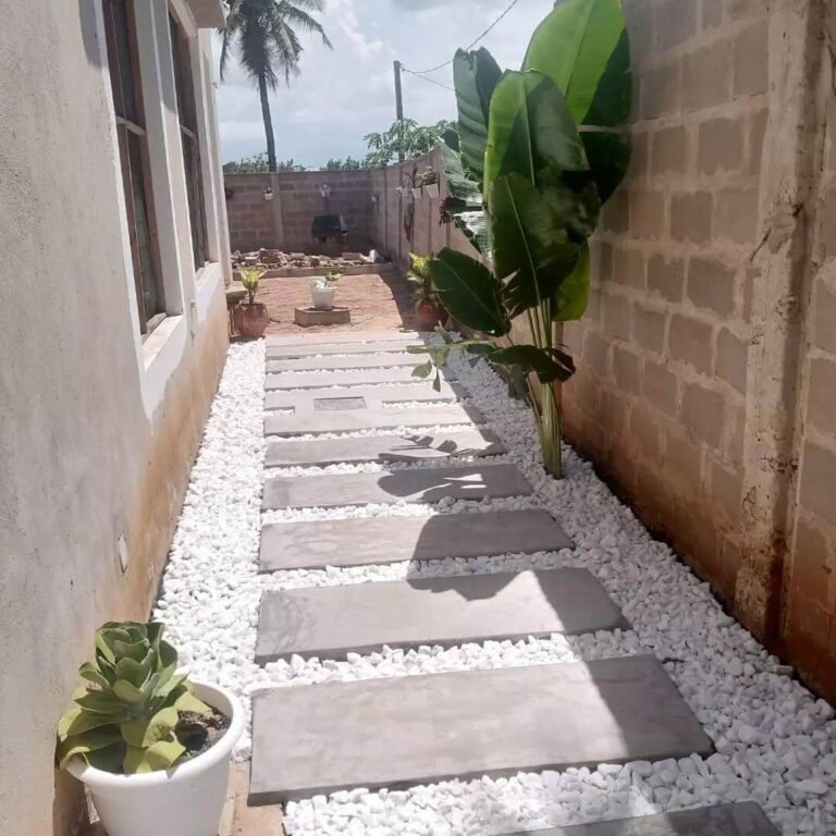 17 Inspiring Side Yard Walkway Ideas to Elevate Your Outdoor Space ...