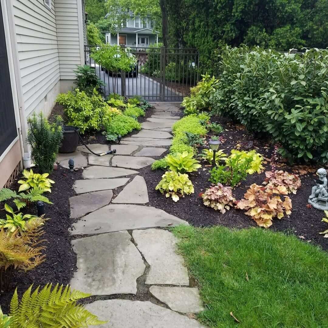 17 Inspiring Side Yard Walkway Ideas to Elevate Your Outdoor Space ...