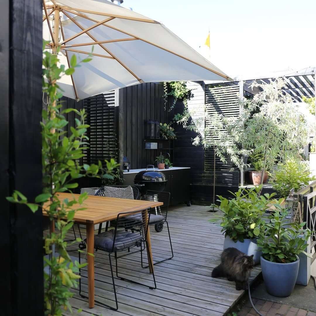 19 Stunning Black Garden Fence Ideas That Add Bold Style and ...
