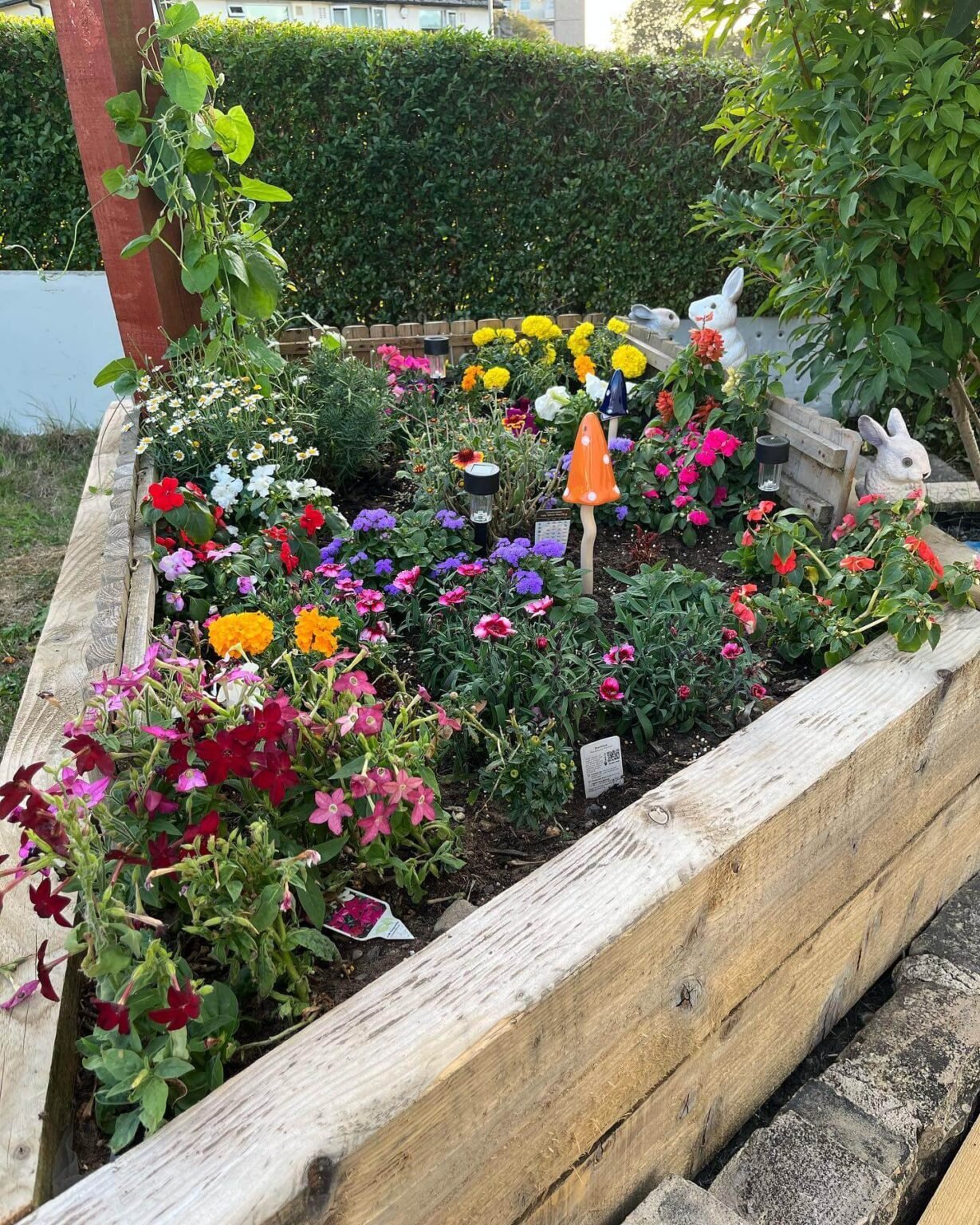 17 Raised Flower Bed Ideas to Elevate Your Garden - Plantparadiso