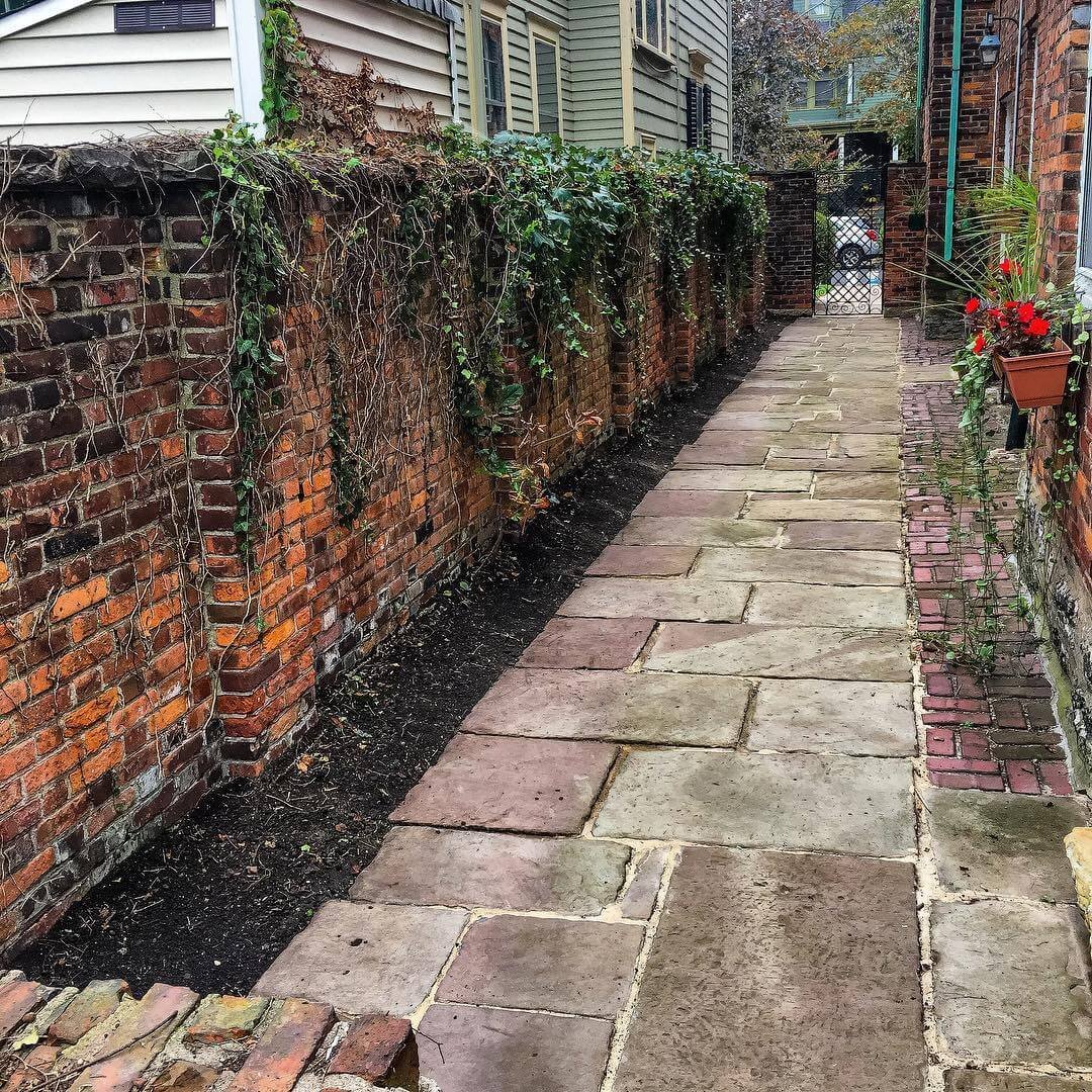 17 Inspiring Side Yard Walkway Ideas to Elevate Your Outdoor Space ...