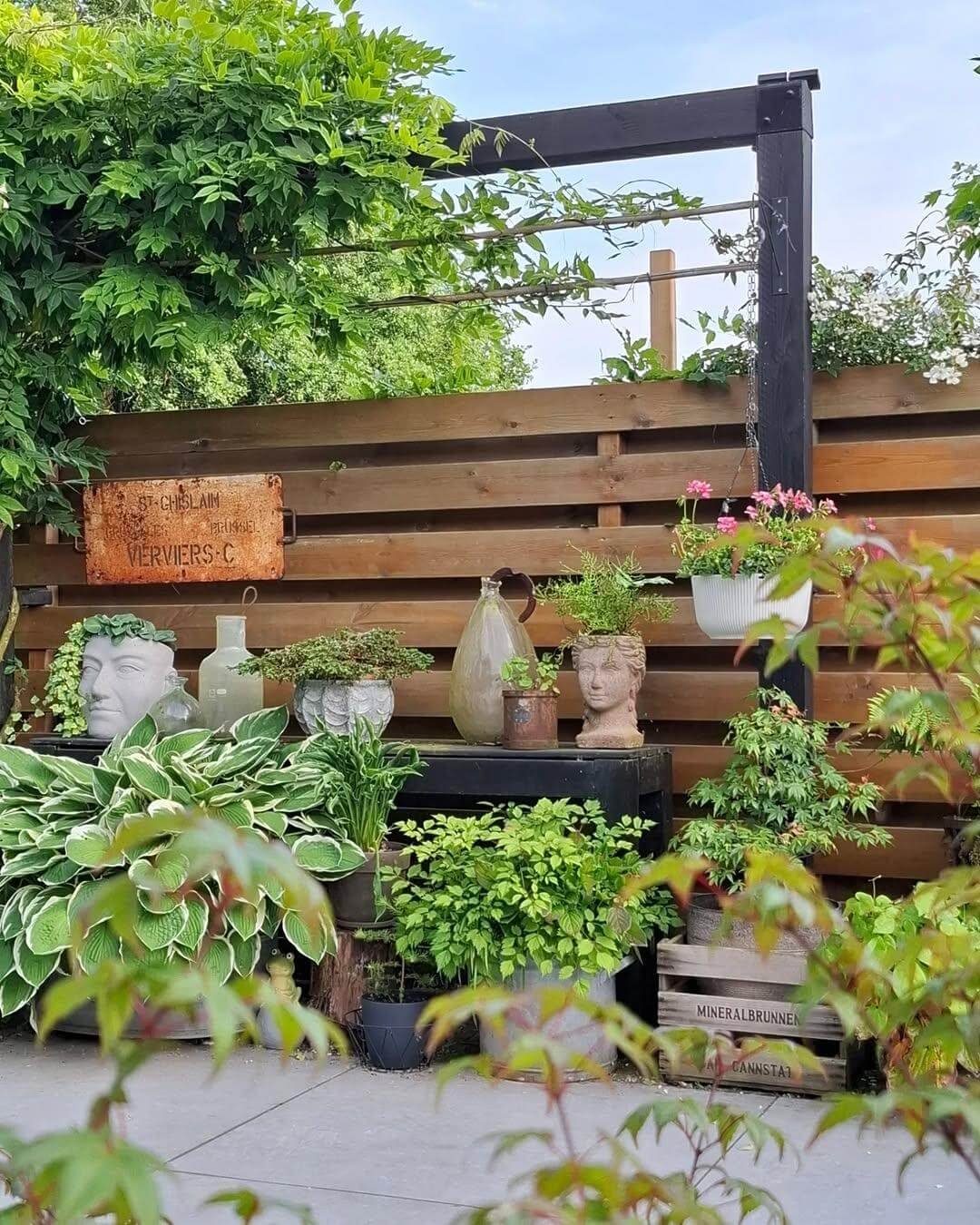 19 Stunning Black Garden Fence Ideas That Add Bold Style and ...