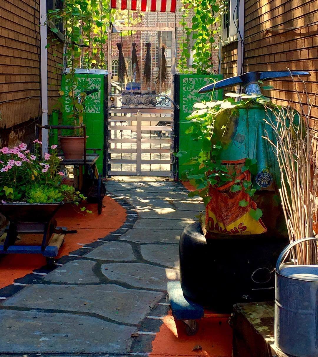 17 Inspiring Side Yard Walkway Ideas to Elevate Your Outdoor Space ...