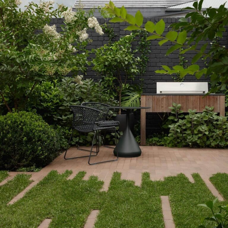 Courtyard Garden Designs That Transform Small Spaces into Serene ...