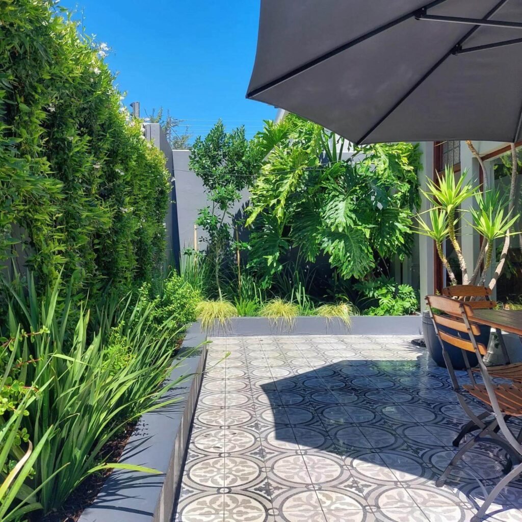 Courtyard Garden Designs That Transform Small Spaces into Serene ...