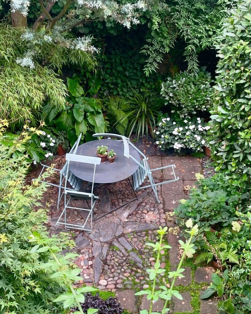Courtyard Garden Designs That Transform Small Spaces into Serene ...